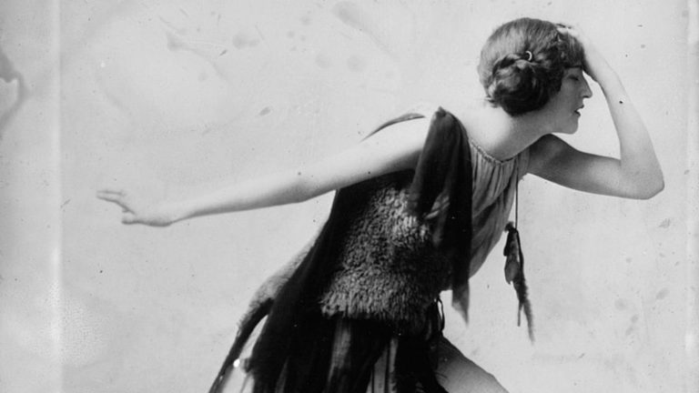 Flappers — emancipated women of the 20s in the West and in Russia ...